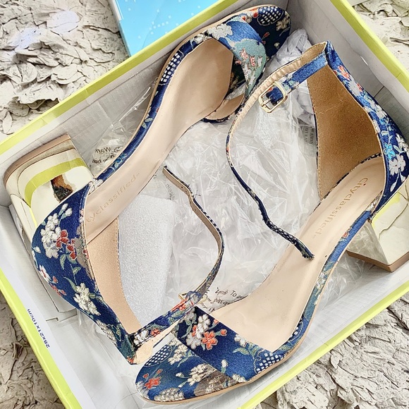 Cityclassified | Shoes | City Classified Sandals W Block Heel | Poshmark